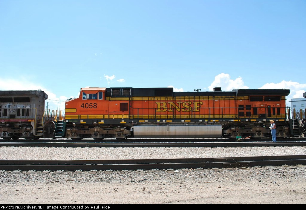 BNSF 4058
